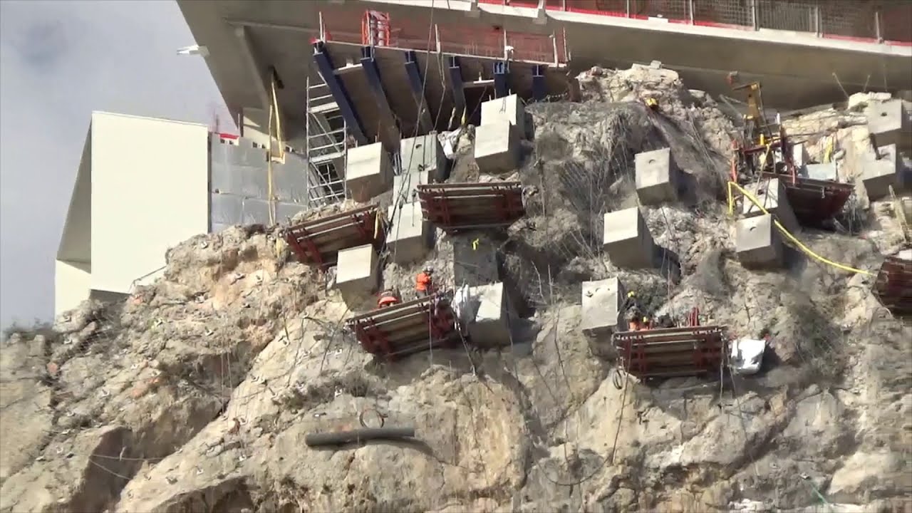 Securisation de la falaise du Vista Palace - YouTube