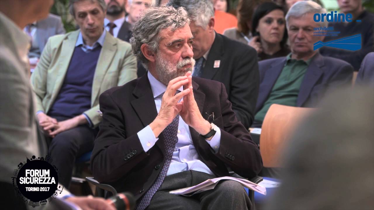 Intervista a Mario Napoli. Sicurezza e professioni - YouTube