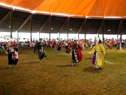 Kalispel Tribal Powwow - Womens Traditional - YouTube