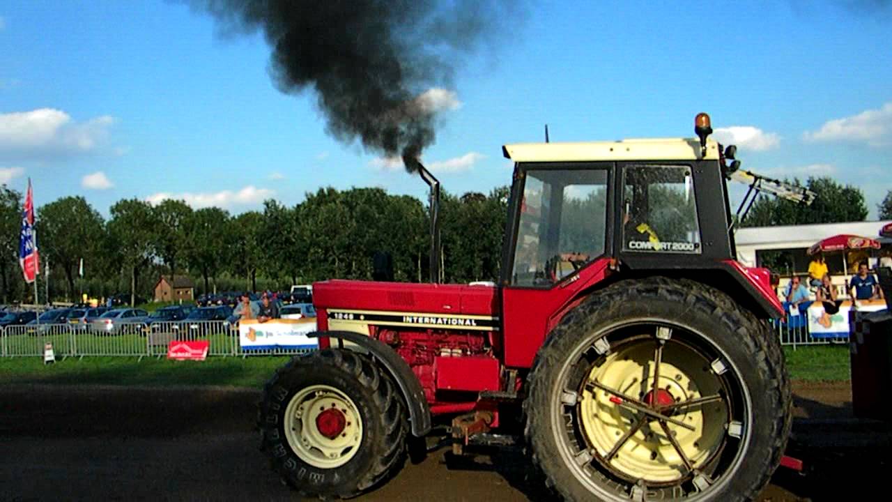 International 1246 5,5 ton PLUS tractorpulling Utrecht 2011 - YouTube