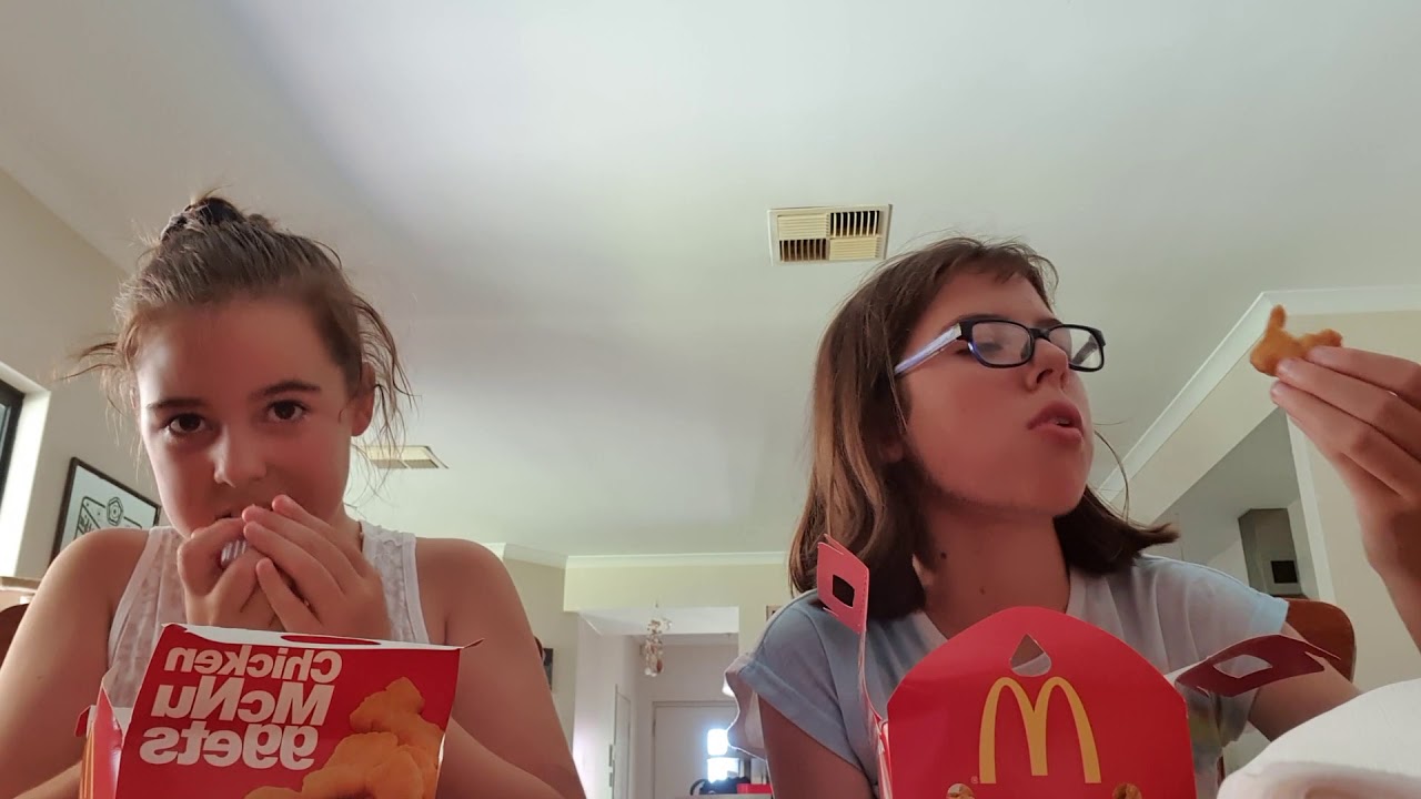 24 chicken Nugget Challenge - YouTube