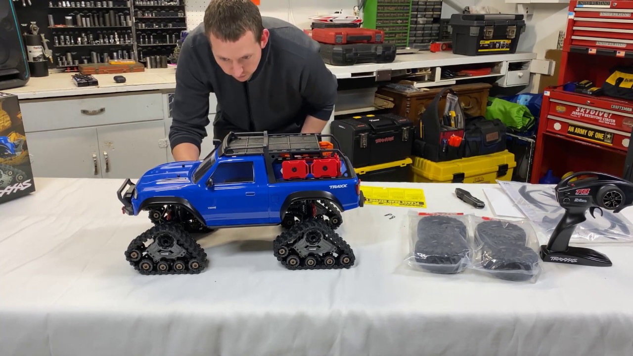 TRX-4 unboxing - TRX-4 Traxx tail RC Crawler overview - YouTube