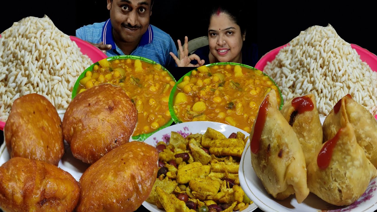 HUSBAND WIFE GHUGNI MURI SAMOSA MASALA ALOO CHOP EATING SHOW /INDIAN ...