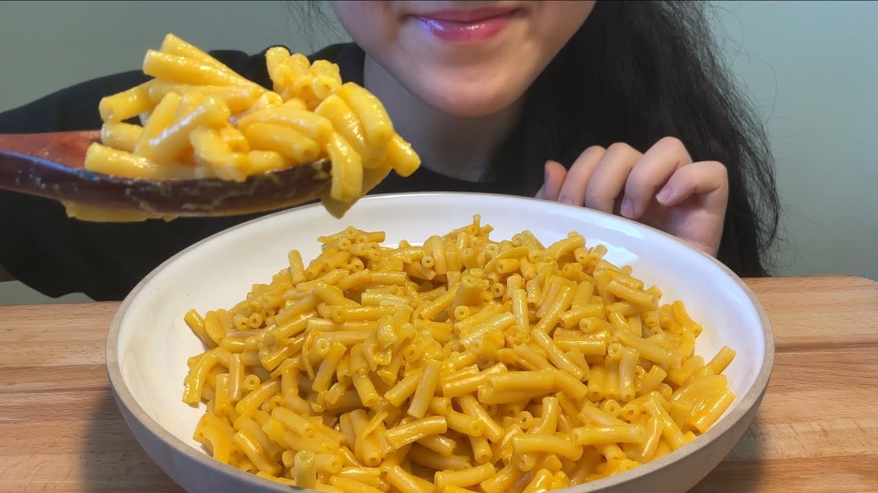ASMR KRAFT MAC & CHEESE *EATING SOUNDS* 芝士通心粉声控吃播|YingBao ASMR - YouTube