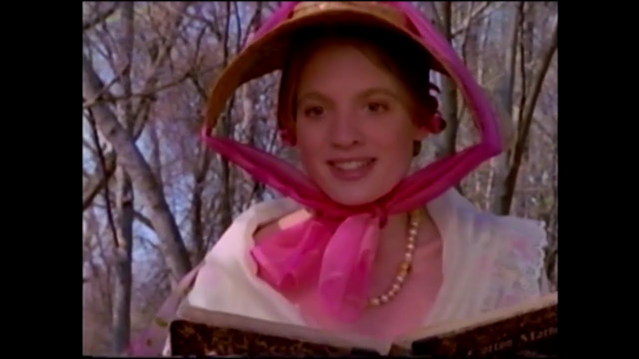 Wishbone | Halloween Hound: The Legend of the Creepy Collars - YouTube