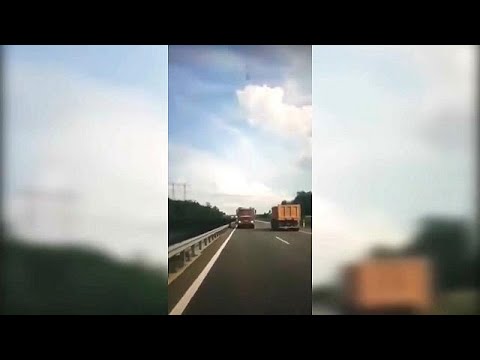 Seyir halinde Facebook'ta canlı yayın yapan şoför 9 can aldı