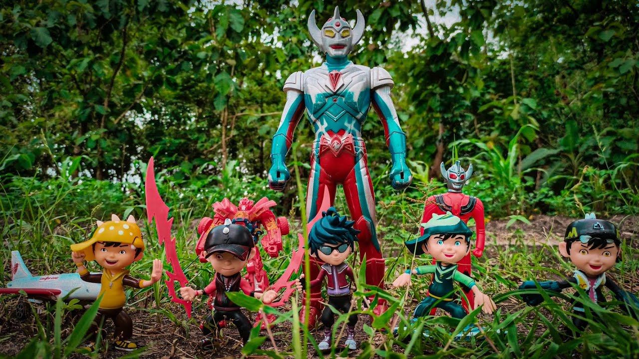 Mencari dan Menemukan Mainan Ultraman, Boboiboy, dan Pesawat. - YouTube