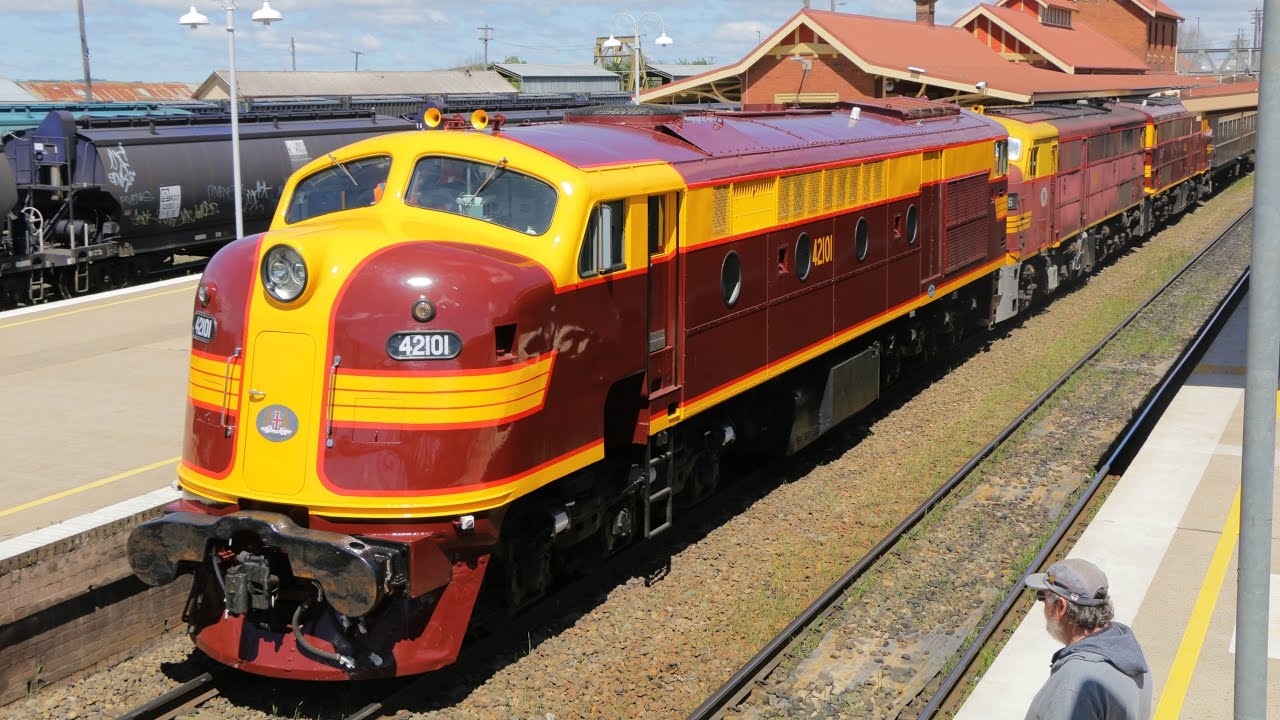 Streamliners 2016: #3 - Goulburn to Sydney Express - YouTube