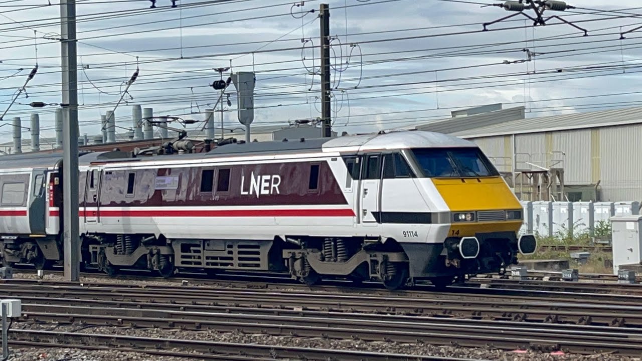 Class 91 LNER intercity swallow compilation 2022-2023 - YouTube