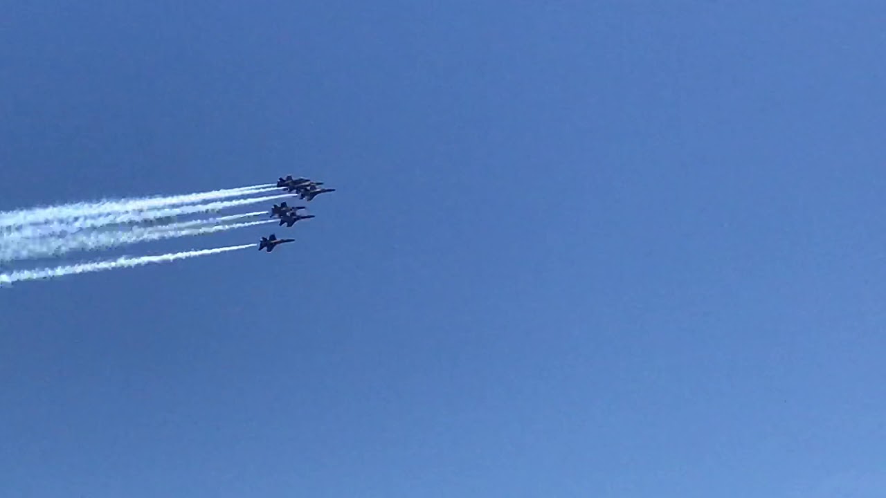 Blue Angels Fly Over Dallas - YouTube
