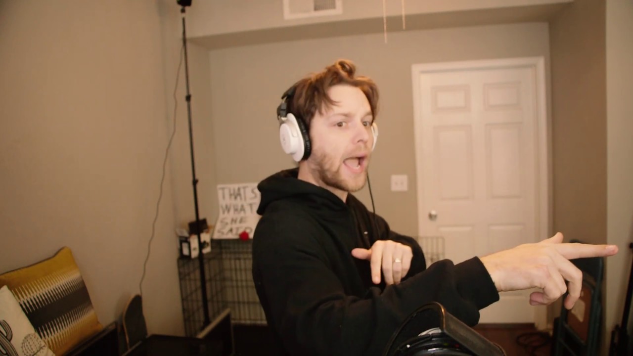 yub dancing to yoshi's island music with no context - YouTube