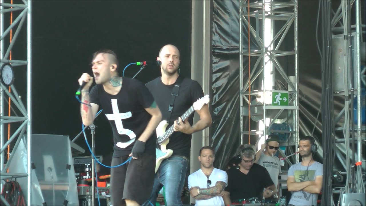 The Used - Pretty Handsome Awkward - NovaRock 2014 - YouTube