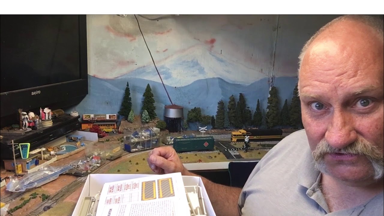Walthers HO scale drive-in theater - YouTube