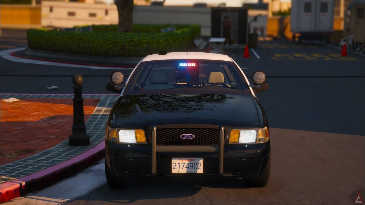 Old CVPI responding a Atm robbery at night shift! - YouTube