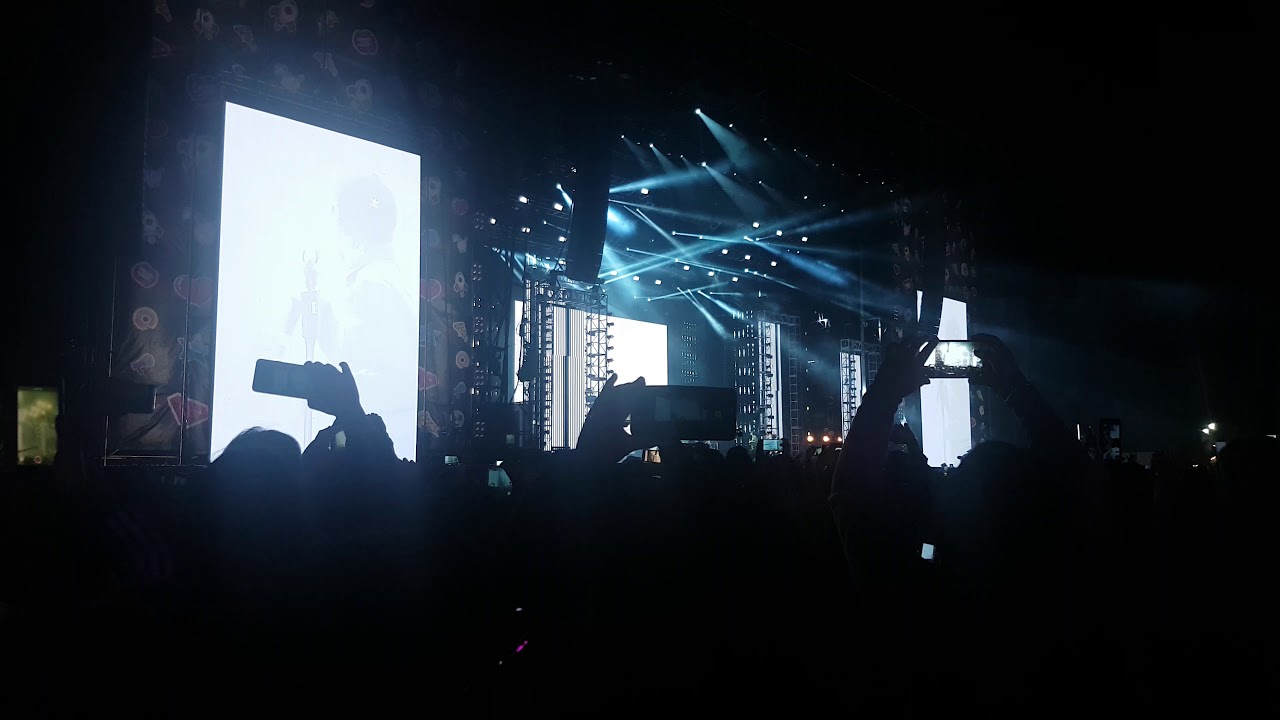 4K best of Premios Telehit 13 nov 2019 (Part 10 of 14) Louis Tomlinson ...