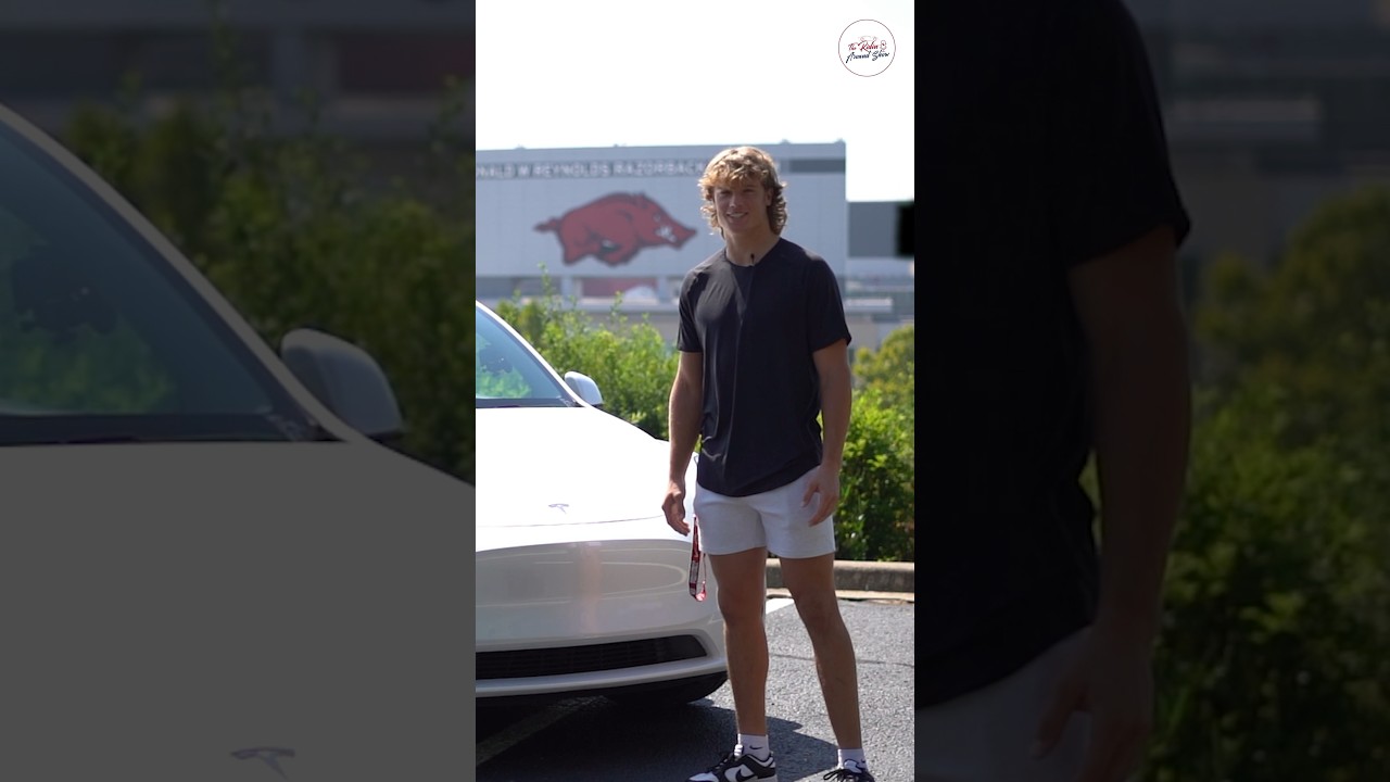 Isaac Teslaa Razorback WR #shorts - YouTube