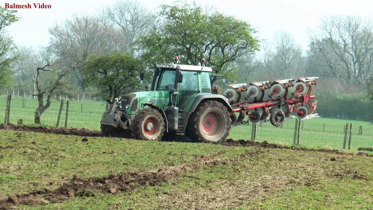 Ploughing with Fendt 716 - YouTube