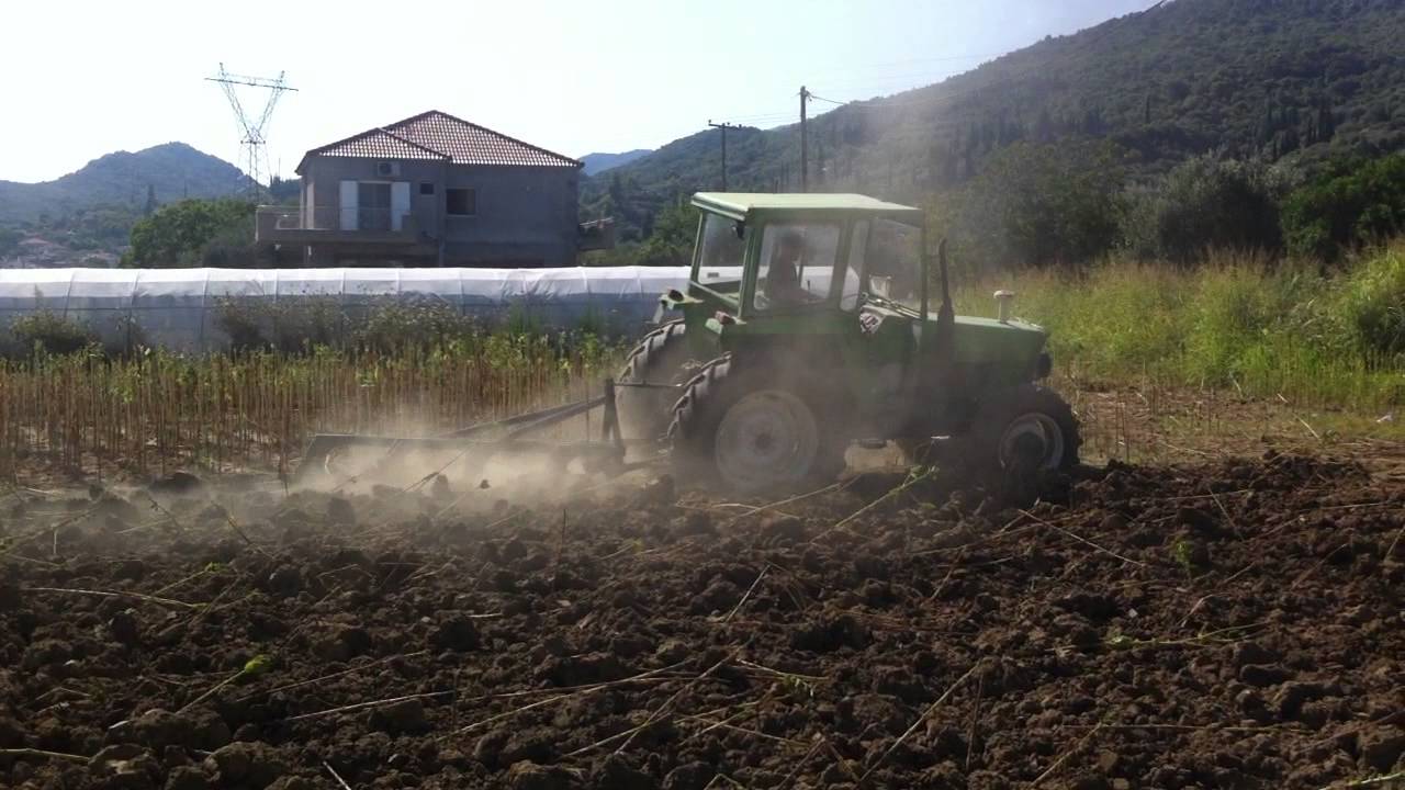 agrifull tractor arotro mamalougas - YouTube