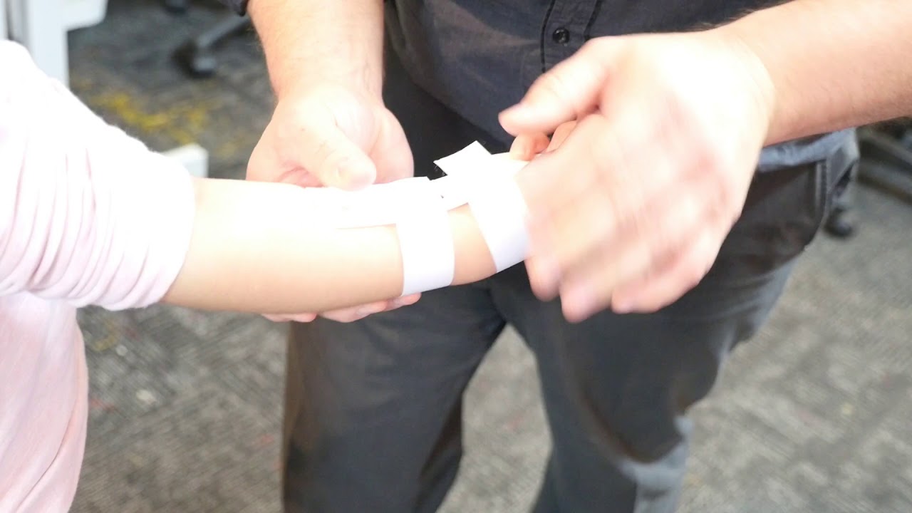 Child Wrist Splints - Instructional Video - YouTube