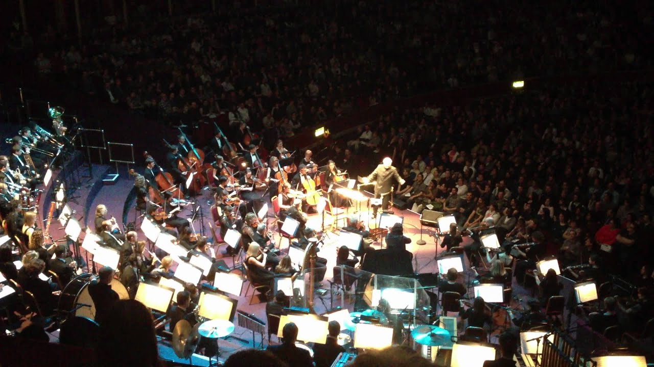 FFVII Opening~Bombing Mission Live - Royal Philharmonic Orchestra 2011 ...