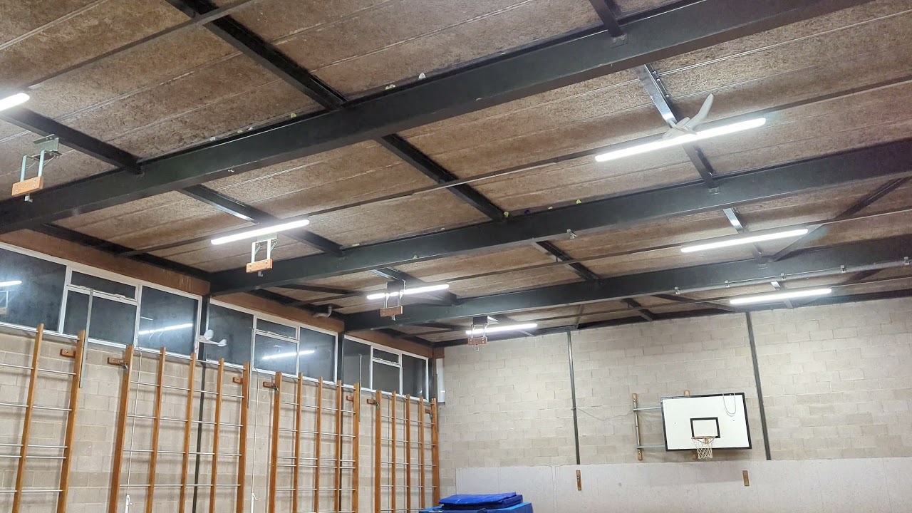 40 second flights of the Tradflys in the Impington gym - YouTube