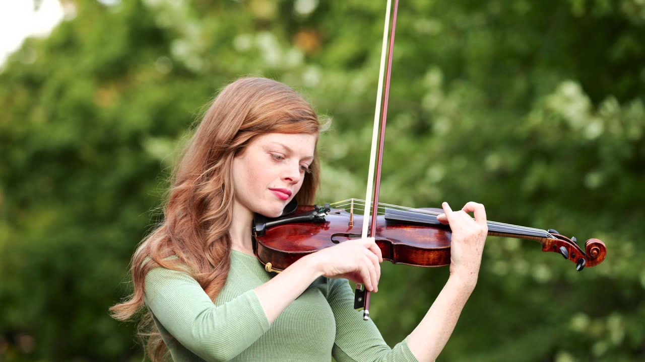 Sarah Edinburgh playing Zigeunerweisen by Sarasate - YouTube