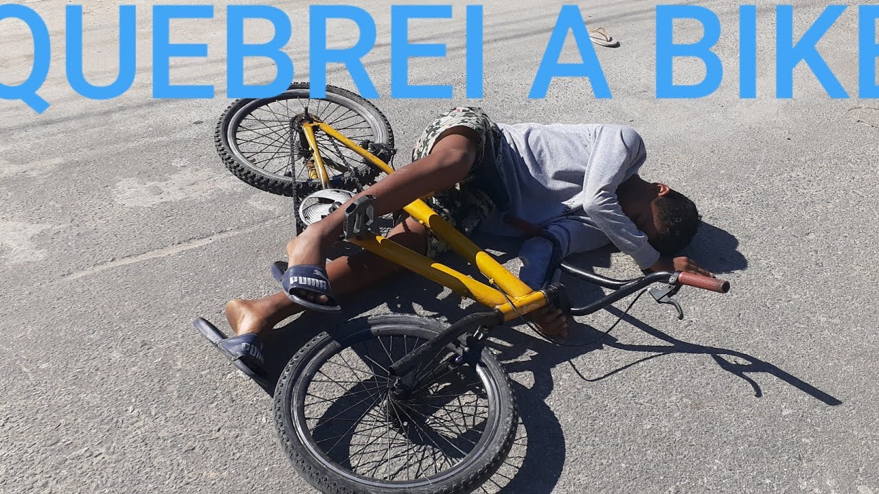 FAZENDO MANOBRAS DE BIKE BMX - YouTube