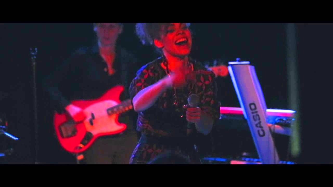 Andreya Triana - Gold (Live at the Lexington) - YouTube