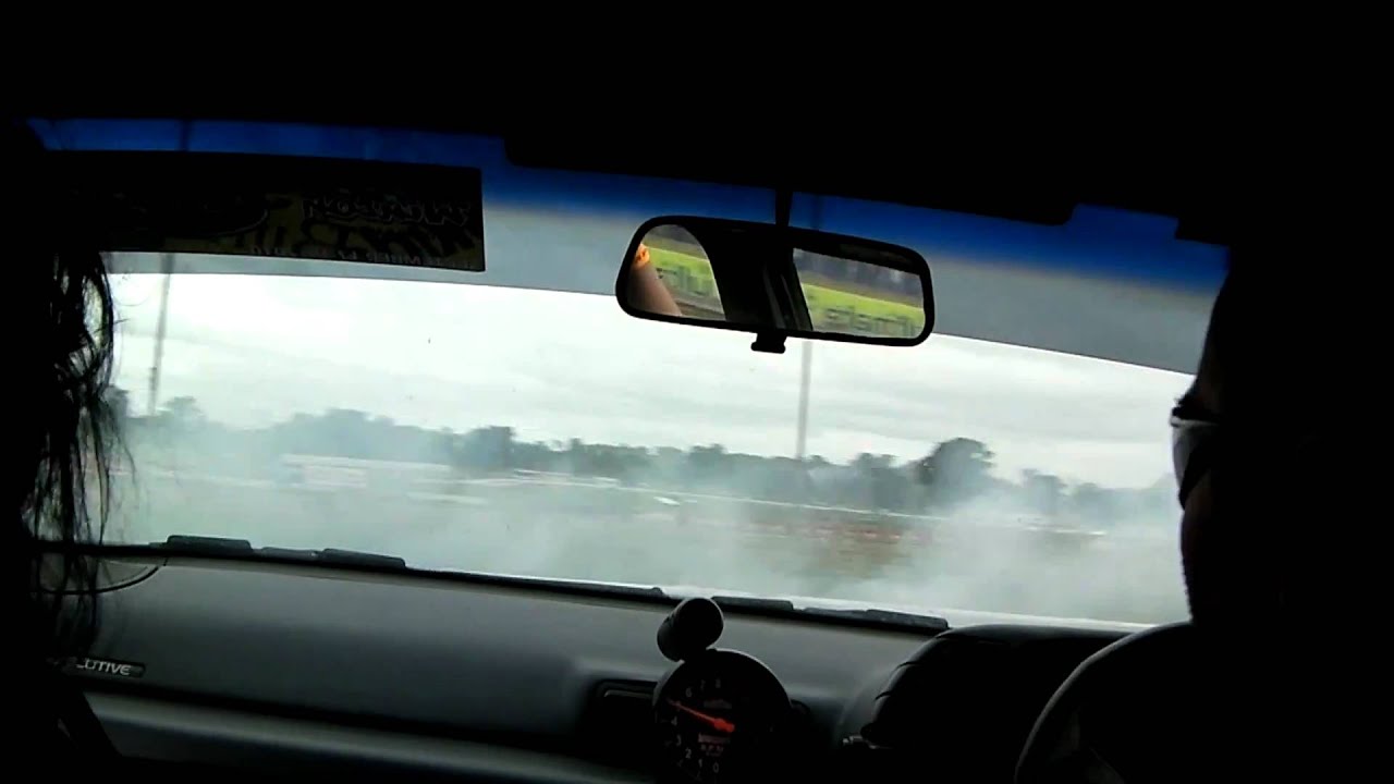 Adams VN commodore skid @ WINTON PCM 2010 - YouTube