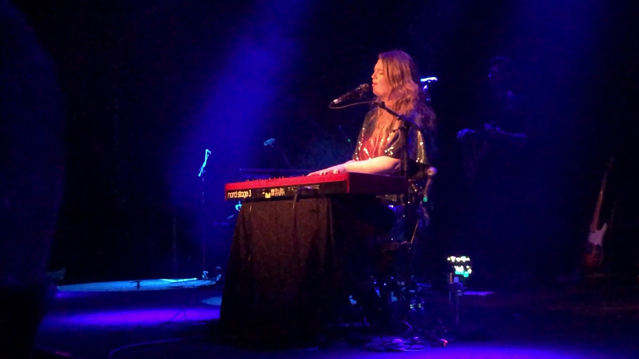 Freya Ridings - "Lost Without You" (Live at the Metro Theatre, Sydney ...