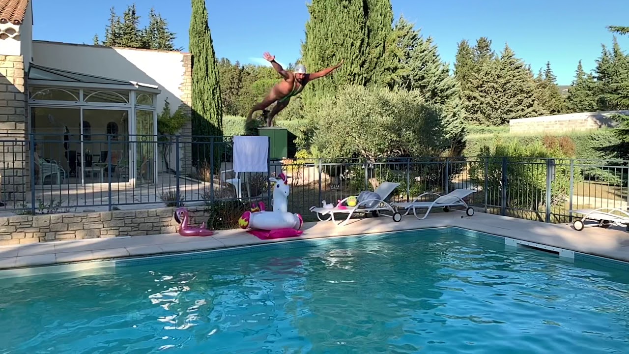 PLONGEON MAILLOT BORAT - Slow Motion [4K] - YouTube