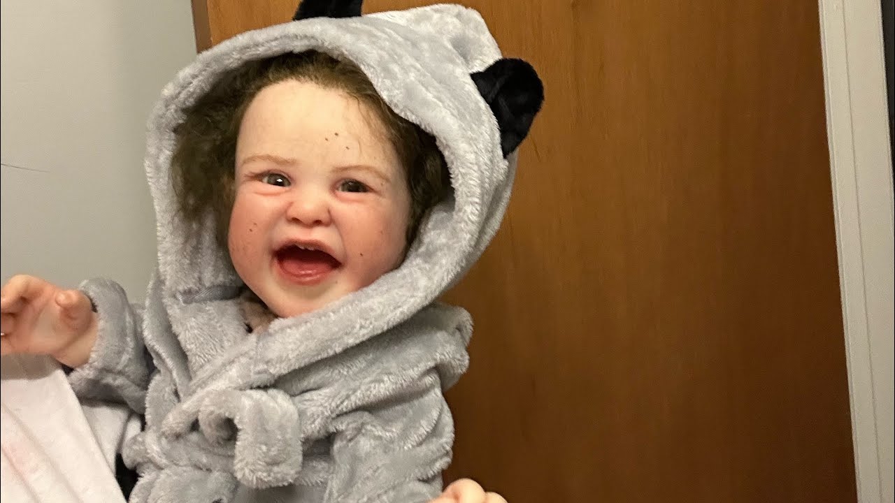 Reborn Emma doll gets a bath - YouTube