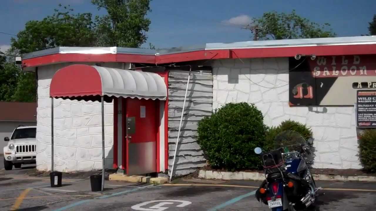 Alabama Band played here in late 70's.Chief's lounge.Wild country ...