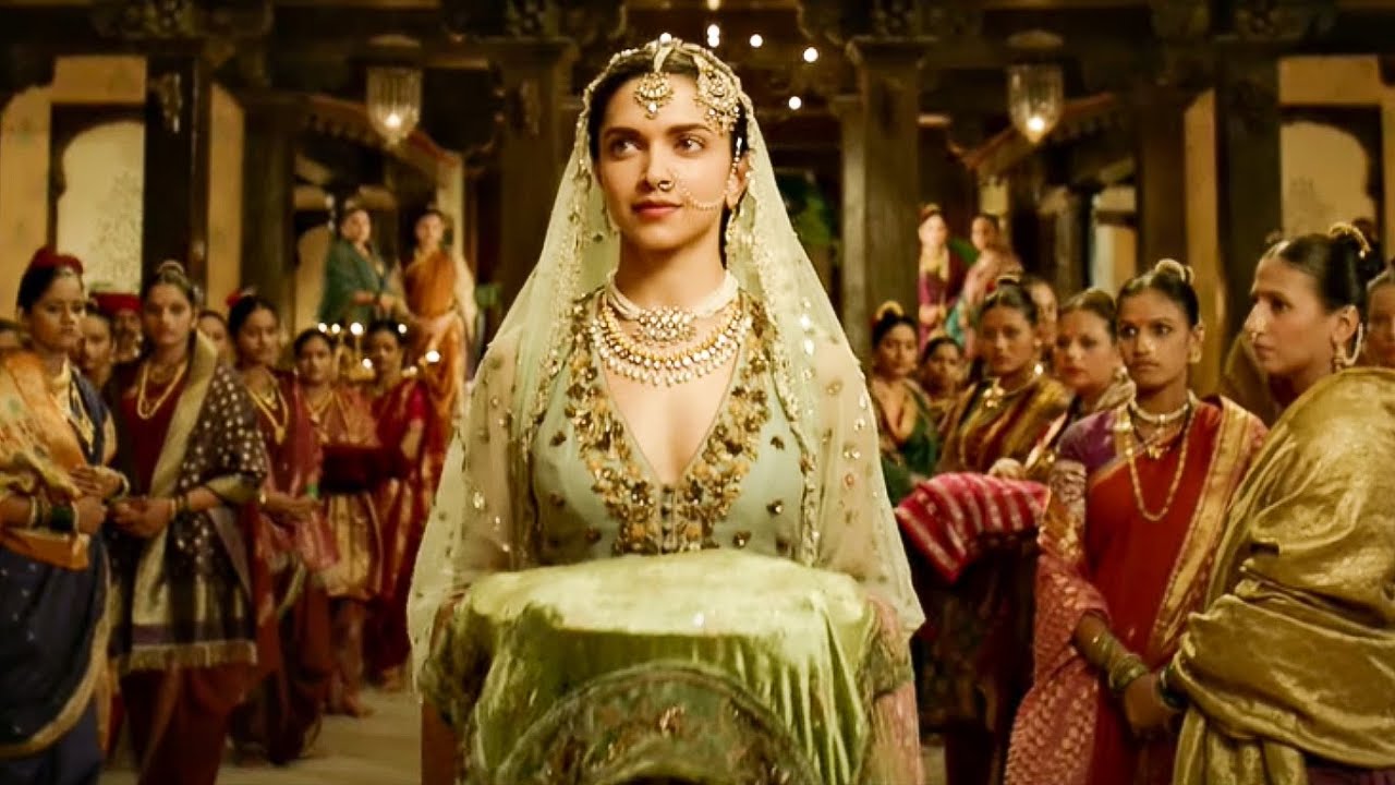 Rang Ka To Koi Dharm Nahi Hota | Bajirao Mastani Scene | Deepika ...