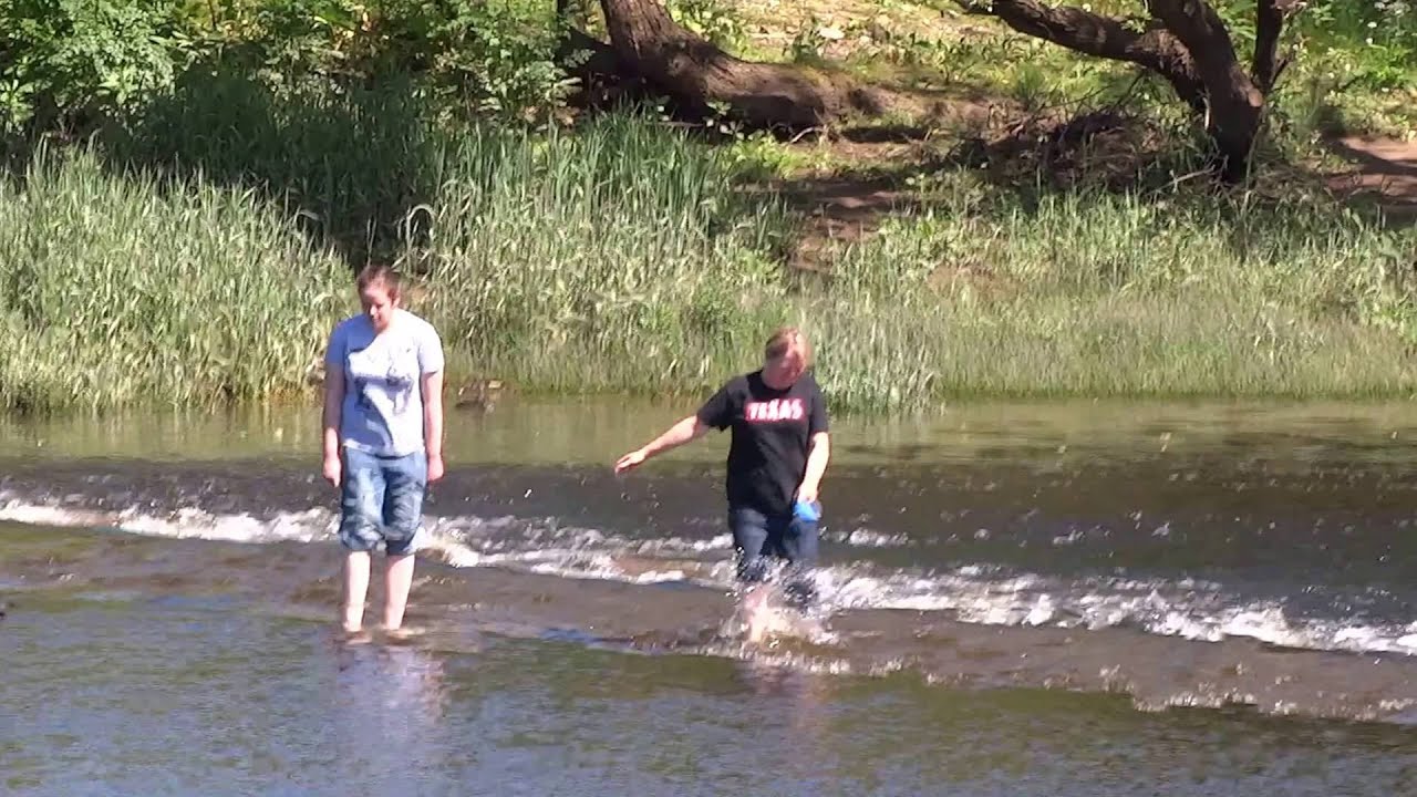 People Wading Across The River Tay Perth Perthshire Scotland - YouTube