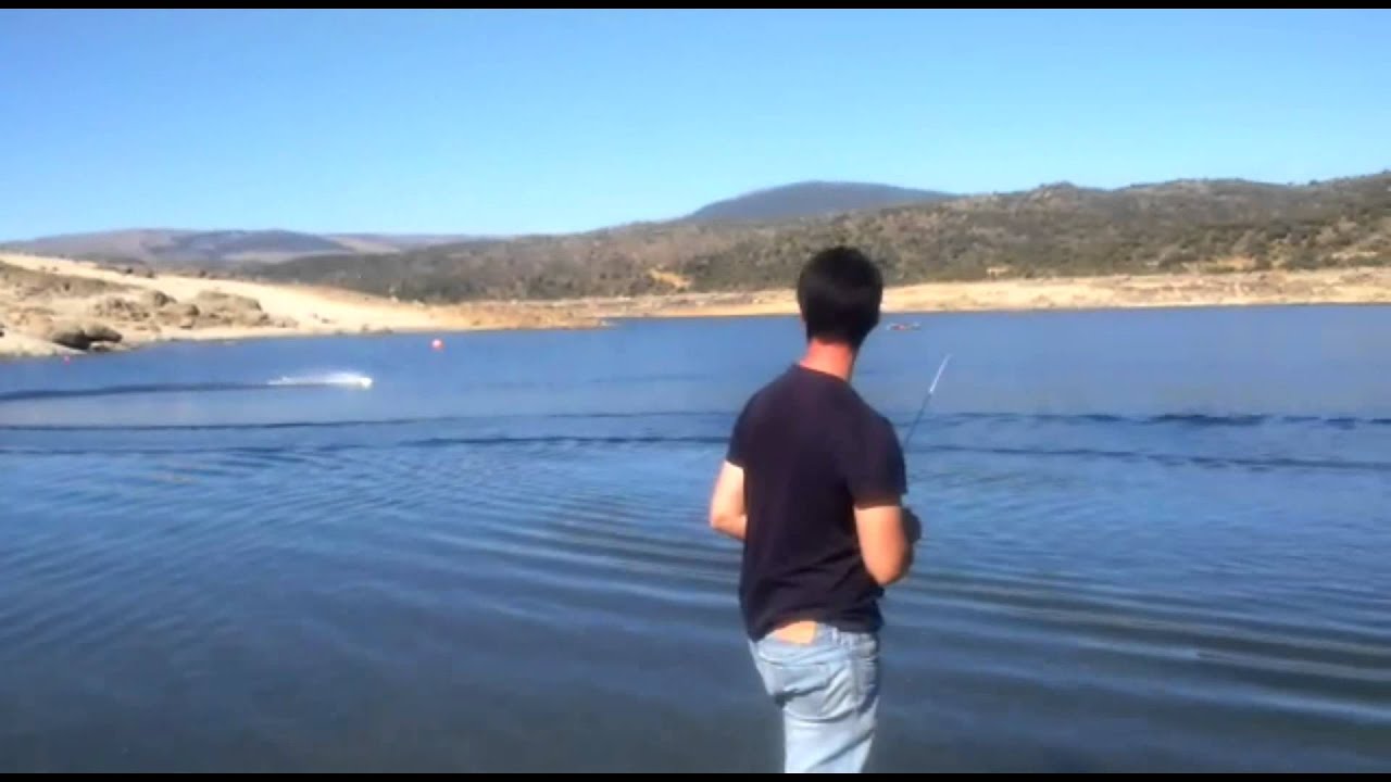 RC boat Scarab 38KV - YouTube