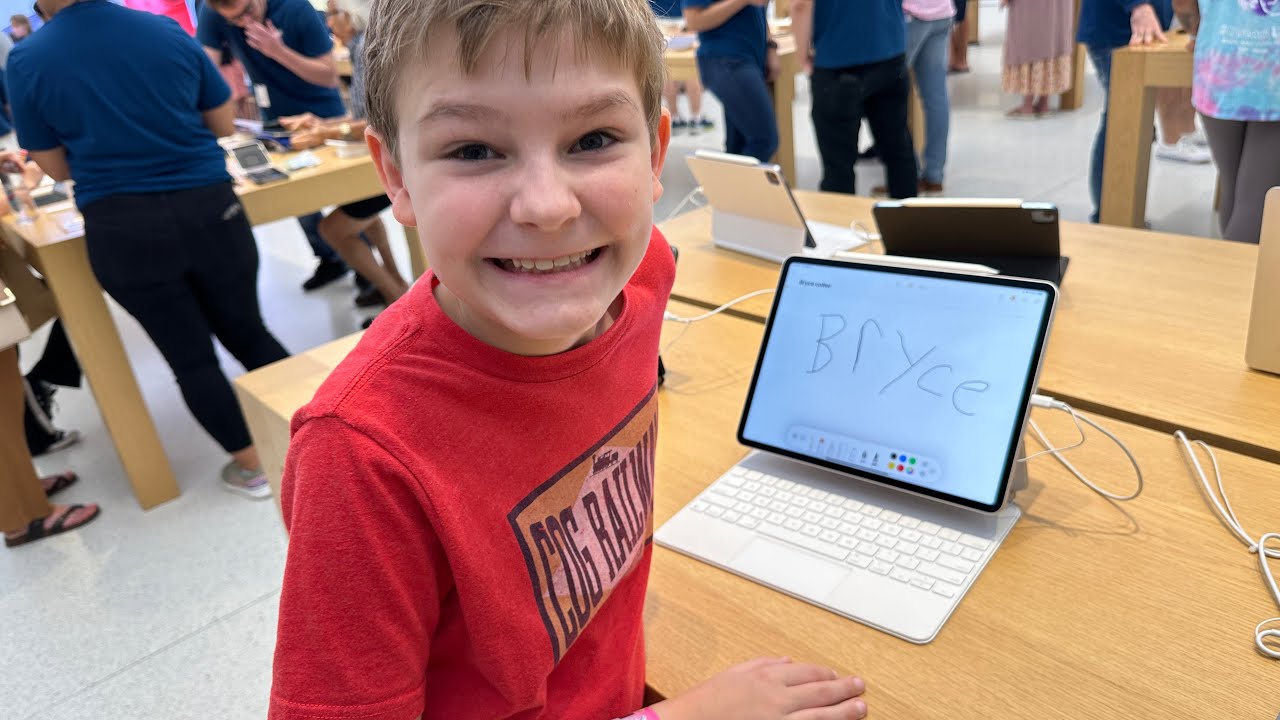 Bryce & Michael Tour the Apple Store - YouTube