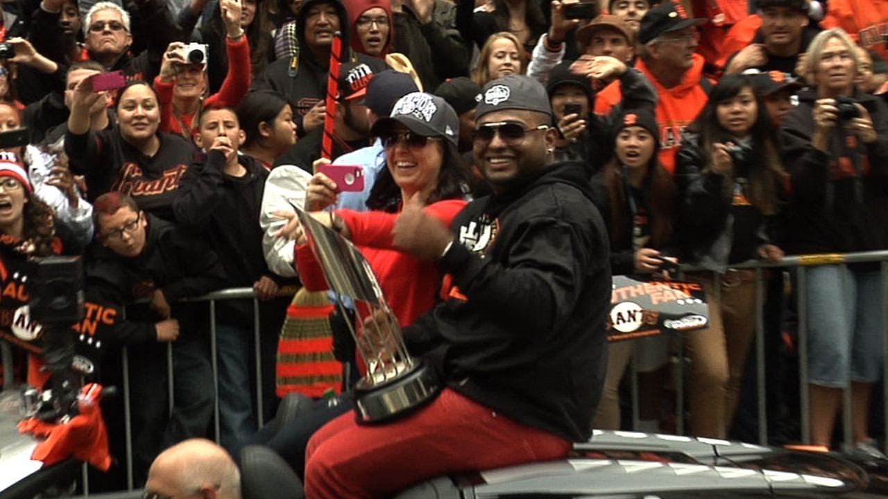 SF Giants Fans Celebrate at World Series Parade - YouTube