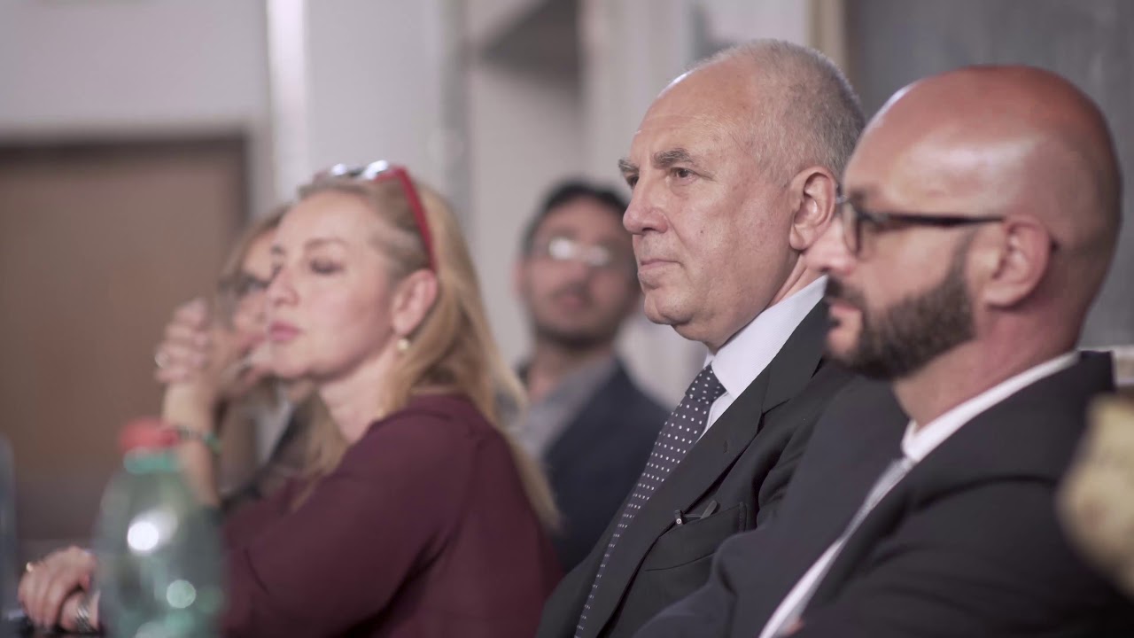 Fabio Luciani - Responsabile Big Data Analytics @COMEDATA - YouTube