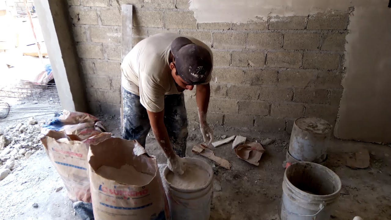 PREPARACION Y COLOCACION DE YESO EN OBRA - YouTube