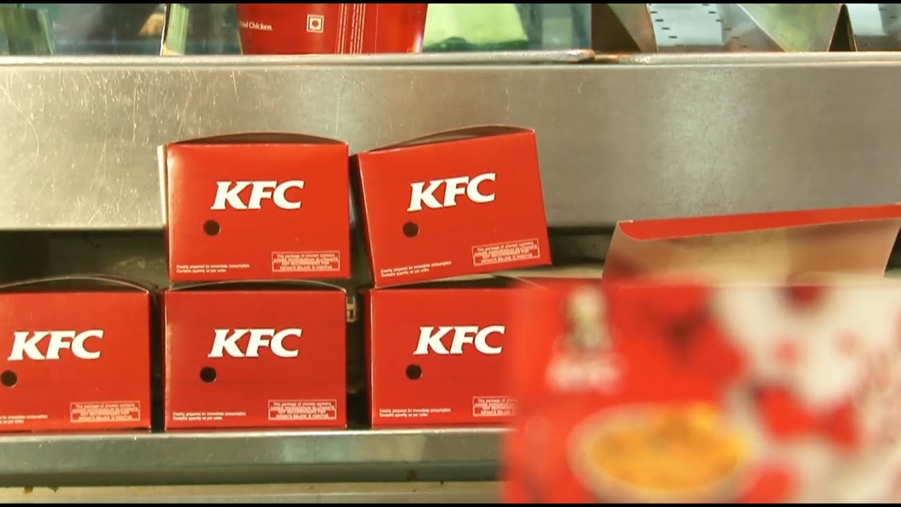 Mumbai’s Dabbawalas Deliver KFC 5-in-1 Meal Boxes! - YouTube