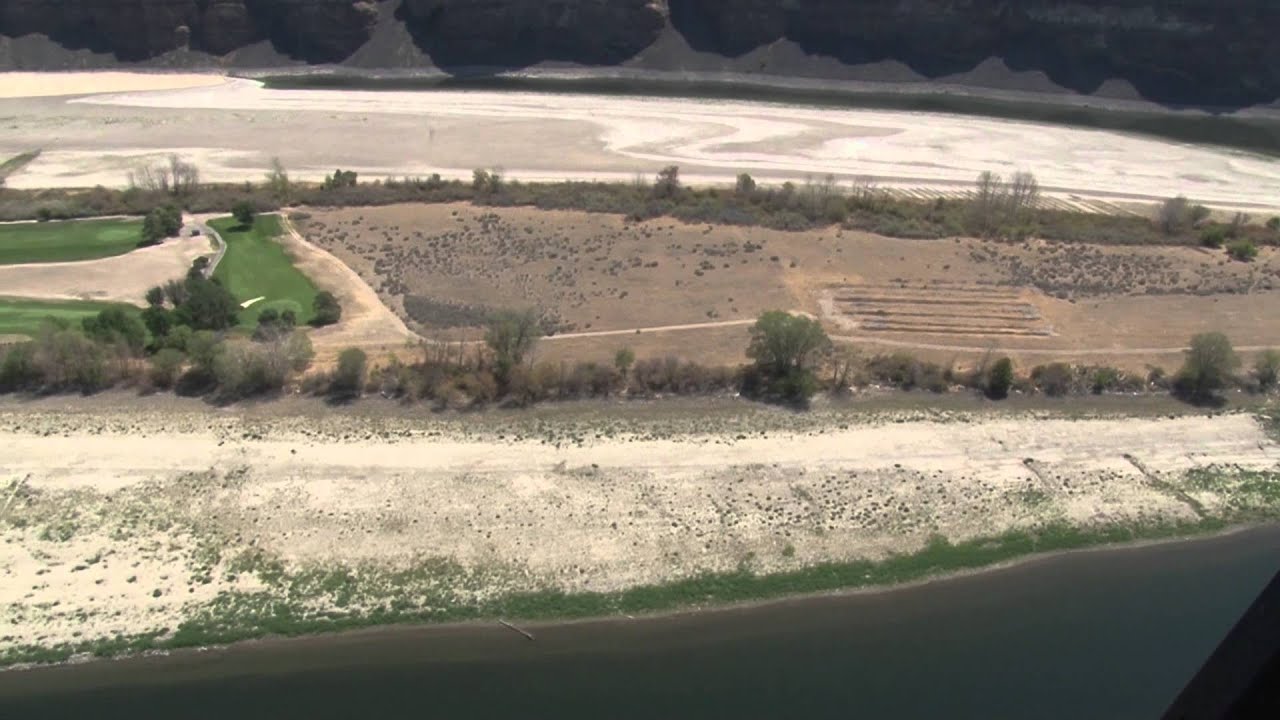 Wanapum Reservoir shoreline video - YouTube