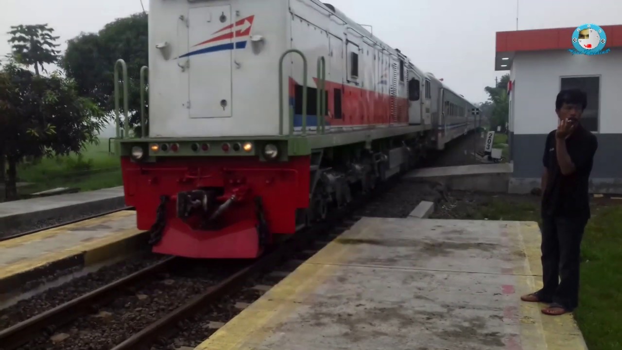 BERBURU KERETA API || KOMPILÀSI KERETA API DI PERLINTASAN & MASUK ...