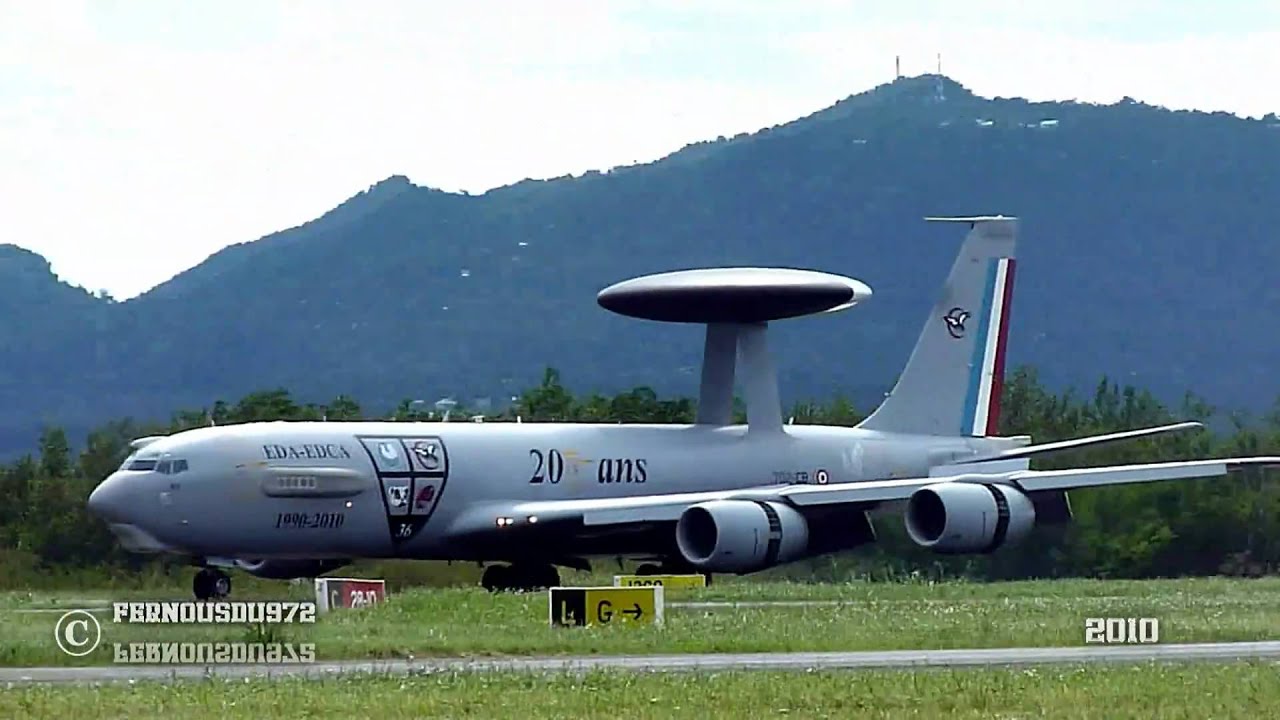 French Air Force - Boeing 707 "Awacs" Go Around + Low pass + Bumpy ...