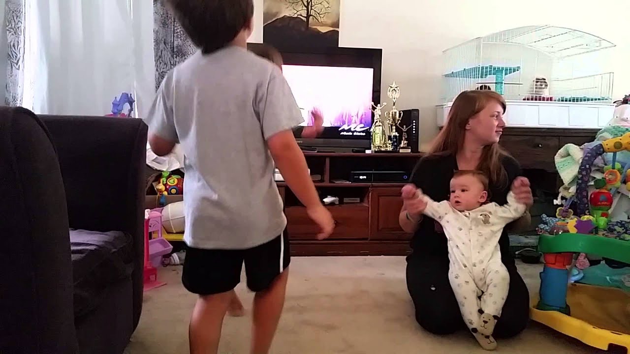 Shut up and dance: Devyn, Delaney, Francesco, mom - YouTube