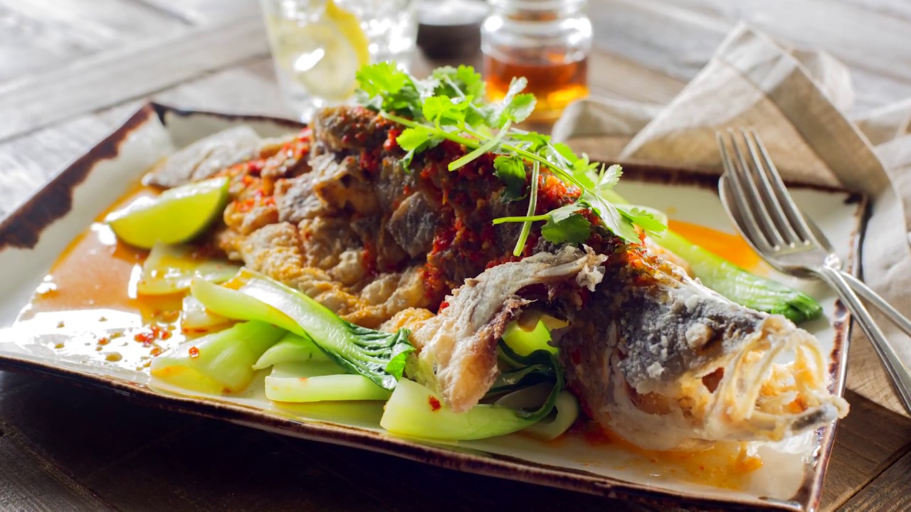 Crisp Fried Barramundi - Goodman Fielder Food Service. - YouTube