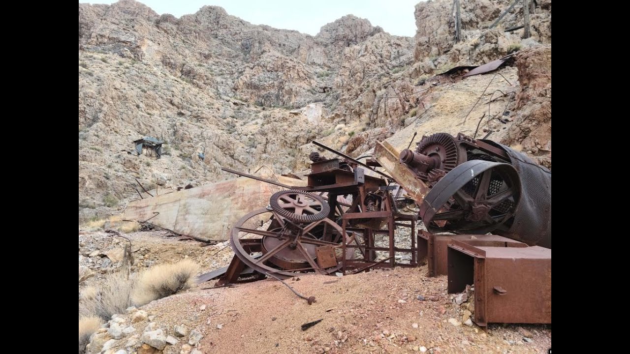 Glorious Tram Mine In The Desert Mountains - YouTube