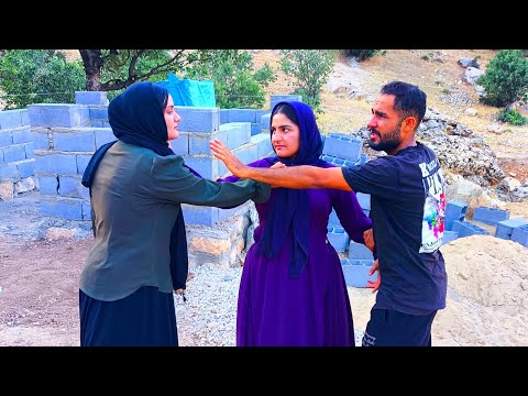 The confrontation and conflict between two women to possess a man 😱