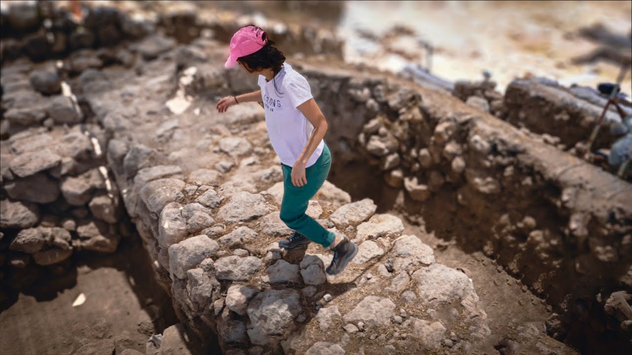 Giant Ancient Walls Discovered in the Biblical Libnah - YouTube
