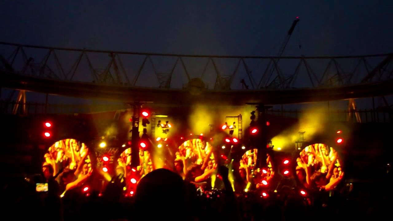 COLDPLAY- YELLOW- EMIRATES STADIUM LONDON 2JUNE 2012 - YouTube